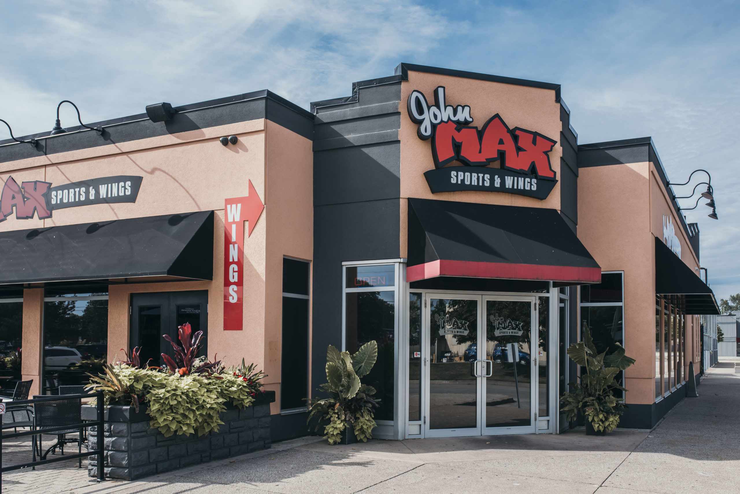 About Us : John Max Sports & Wings